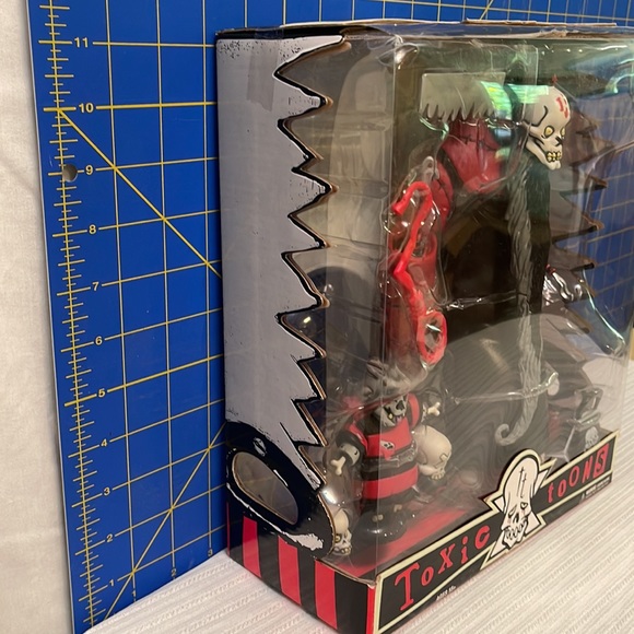 Mezco | Toys | Holiday Special Nib Toxic Toons Mortician And Corpse Boy ...